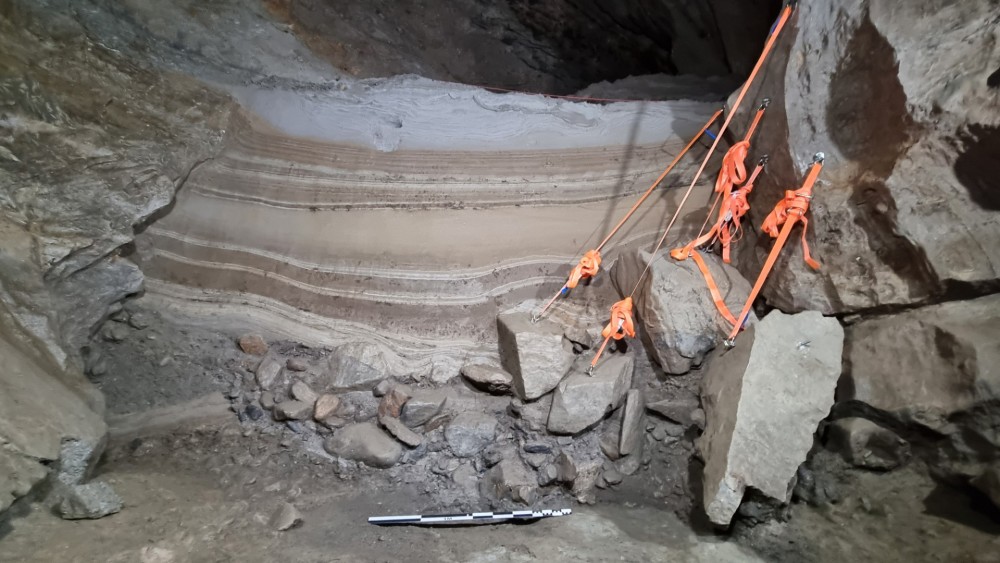 Major discovery of Ice Age bones in a Norwegian cave opens a window ...